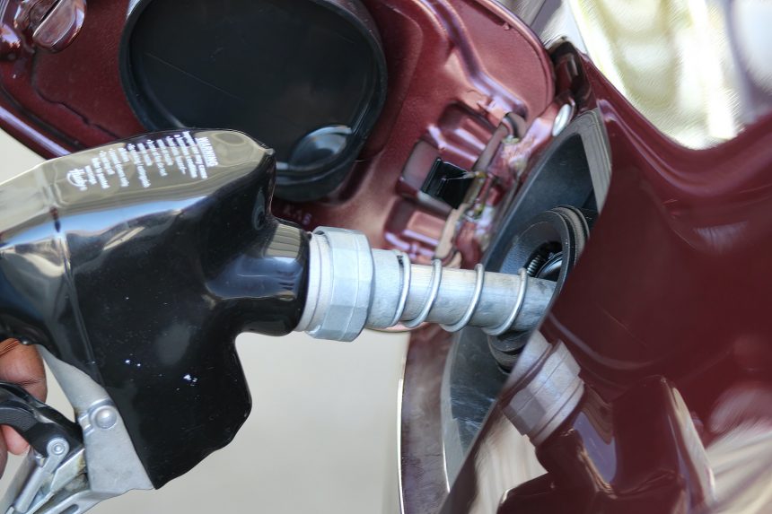 Best Credit Cards for Gas and Groceries in 2025 - Flik Eco